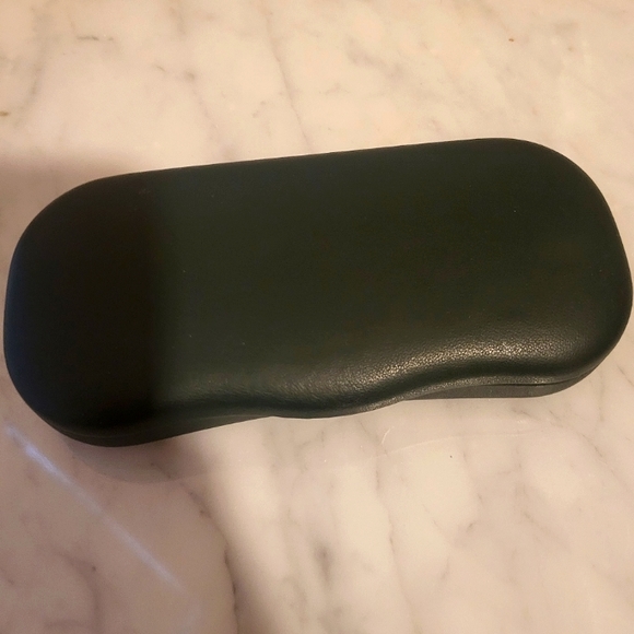 unbranded | Accessories | Dark Green Leather Clamshell Glasses Case ...